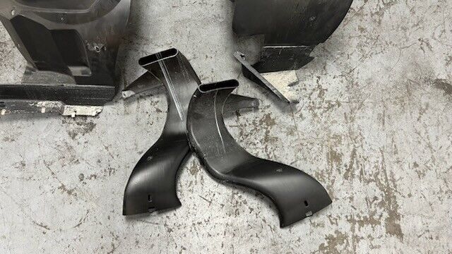 06 13 Corvette C6 Z06 Wide Body Rear Right Left Wheelhouse Liners Duct ...